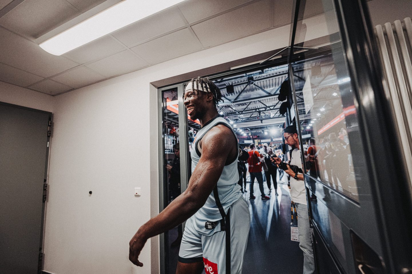 „Wir teilen den Ball mehr und haben Spaß“ – Brian Fobbs über den ...